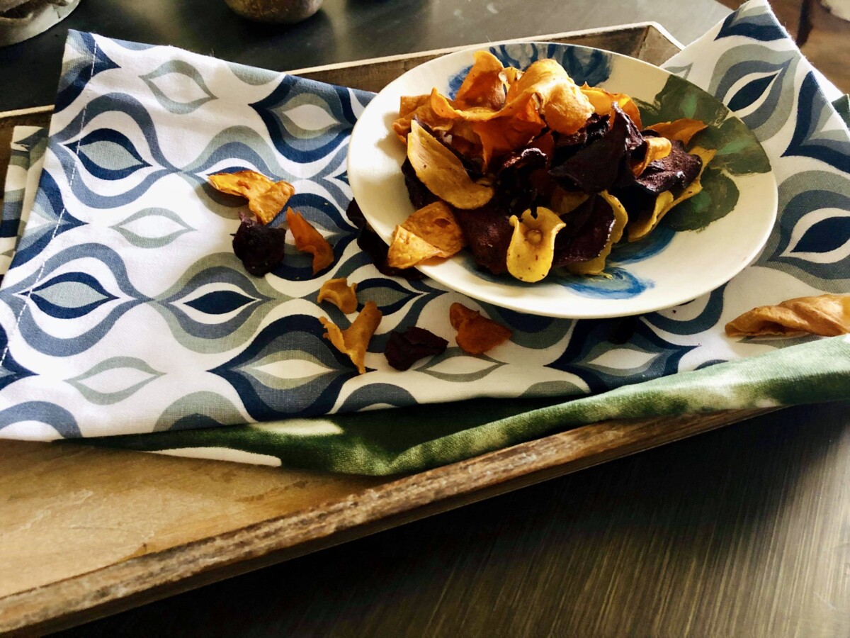 Crispy Root Veggie Chips with Sea Salt - Munchyesta