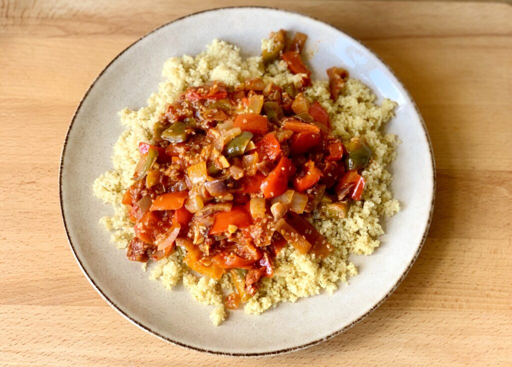 Easy Spicy BBQ Peppers Bowl - Munchyesta