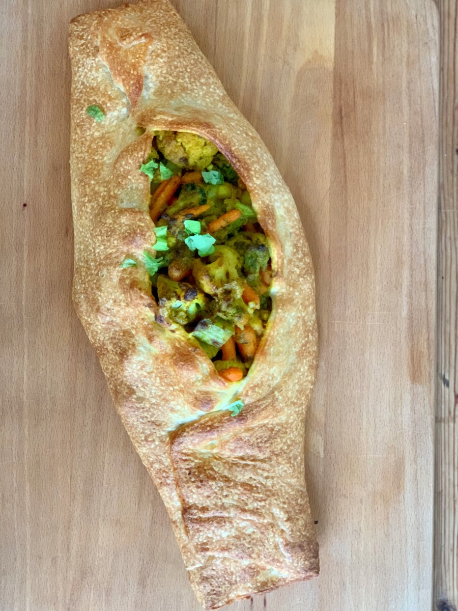 Cozy and Easy Vegan Curry stuffed Bread - Munchyesta