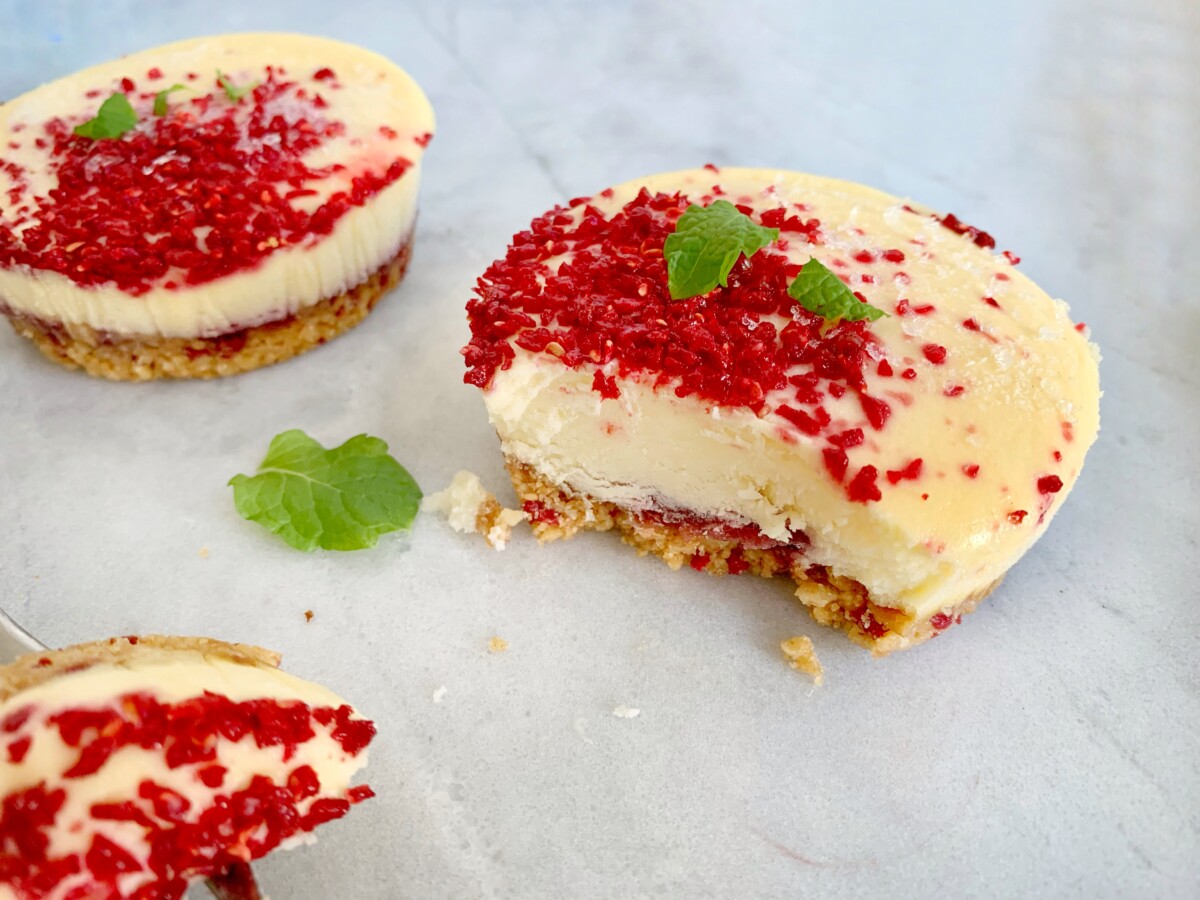No Bake Vegan Lime Raspberry Cheesecake - Munchyesta
