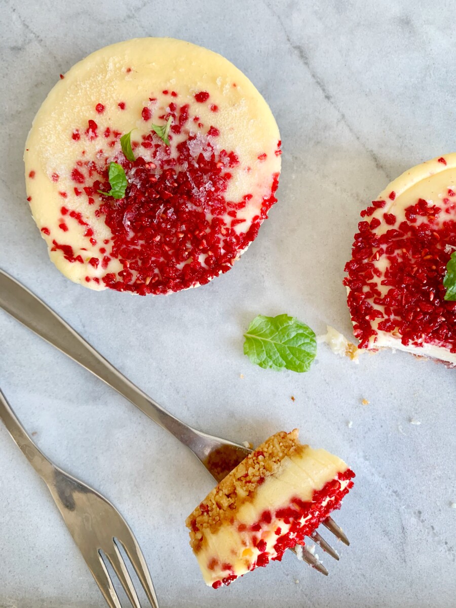 No Bake Vegan Lime Raspberry Cheesecake - Munchyesta