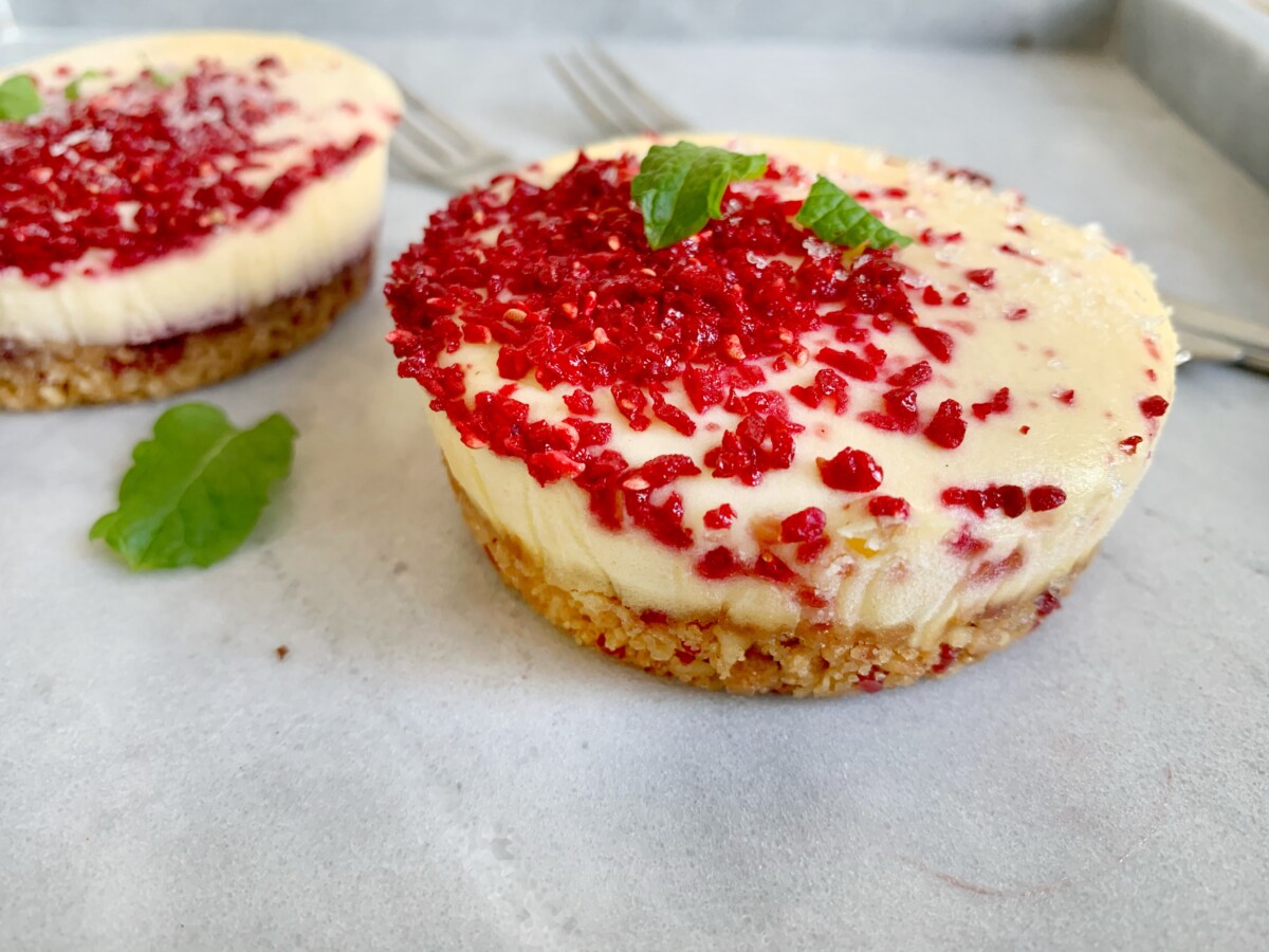 No Bake Vegan Lime Raspberry Cheesecake - Munchyesta