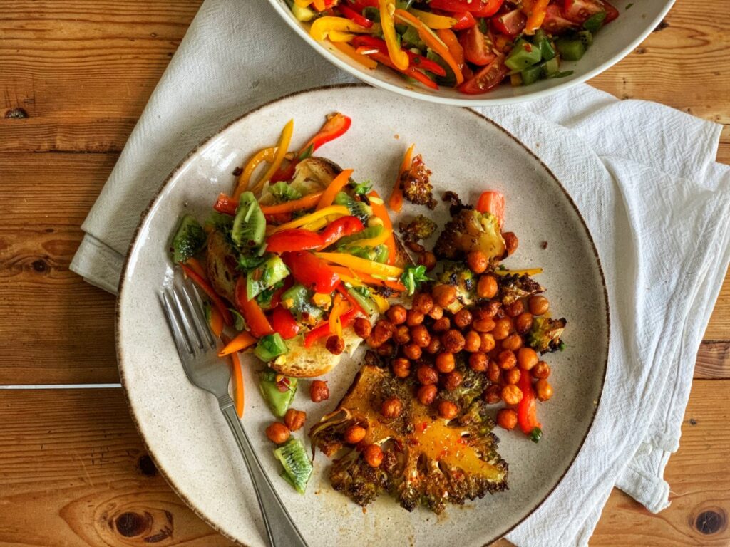 Easy Romanesco Broccoli Steaks (vegan) - Munchyesta