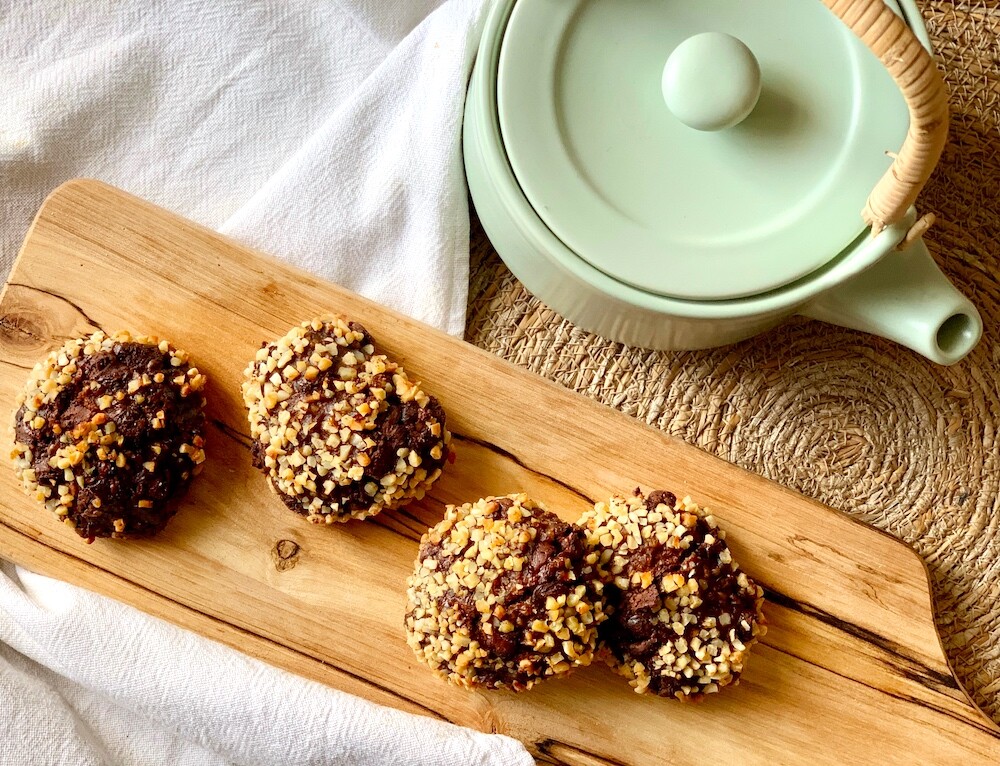 The best Double Chocolate Cookies with nuts (vegan) - Munchyesta