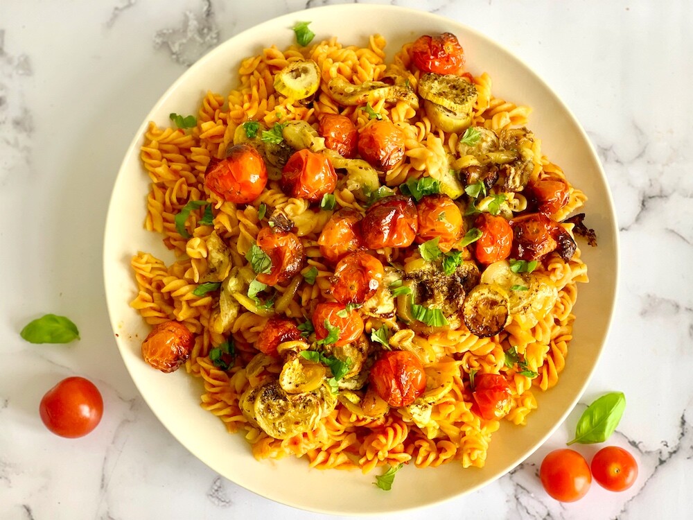 Easy Vegan Shortcut Salsa Pasta with Roasted Zucchini and Tomatoes ...
