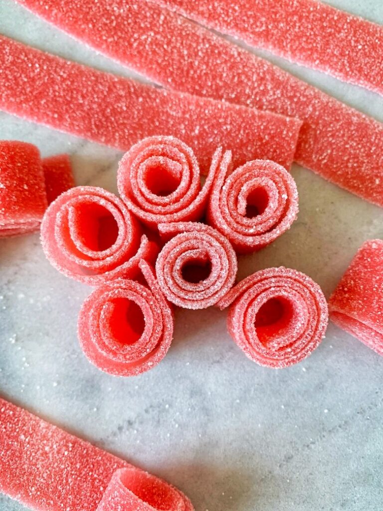 Easy 3 ingredient Homemade vegan gummies recipe - Munchyesta