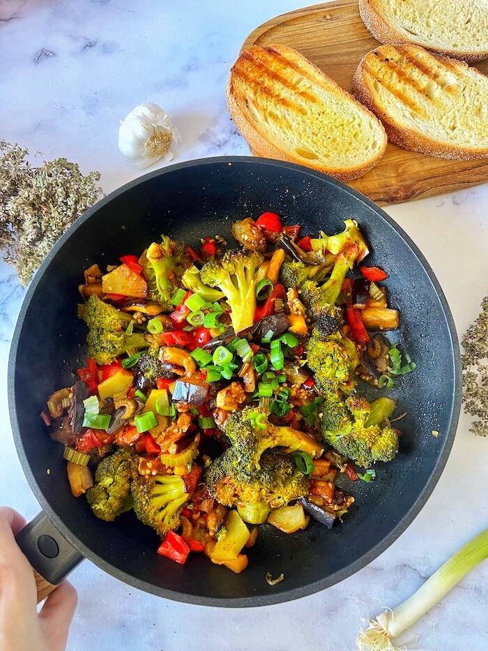 Easy vegan roasted Broccoli chipotle recipe - Munchyesta