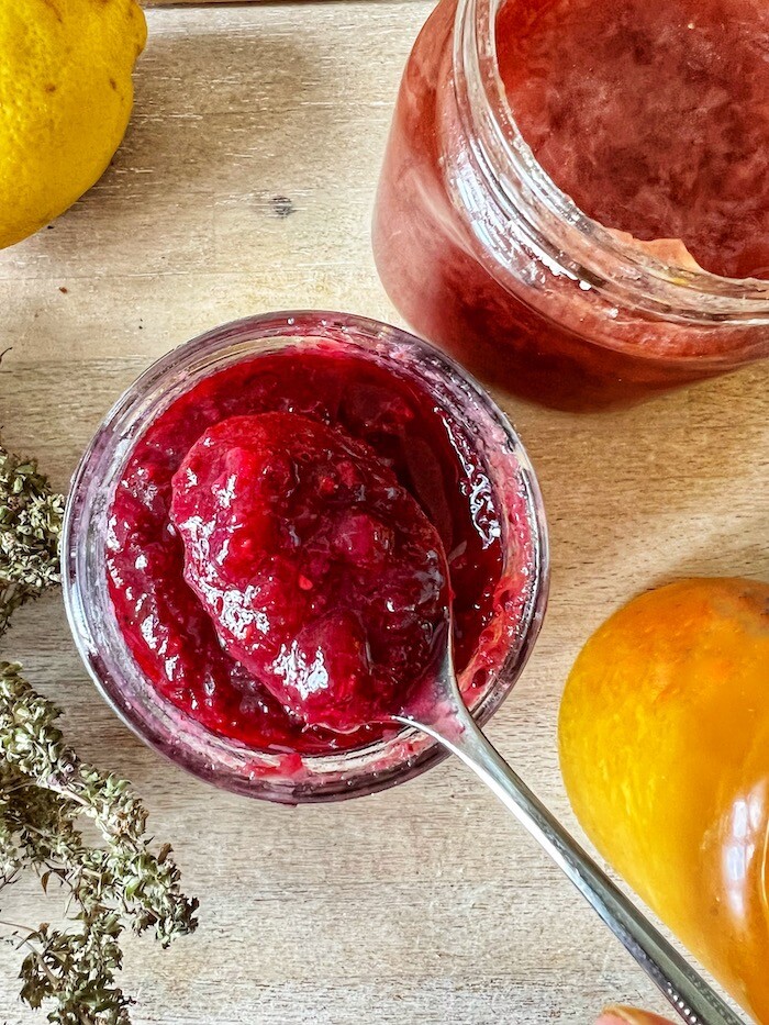 3 easy vegan jam recipes - strawberry freezer jam - Munchyesta