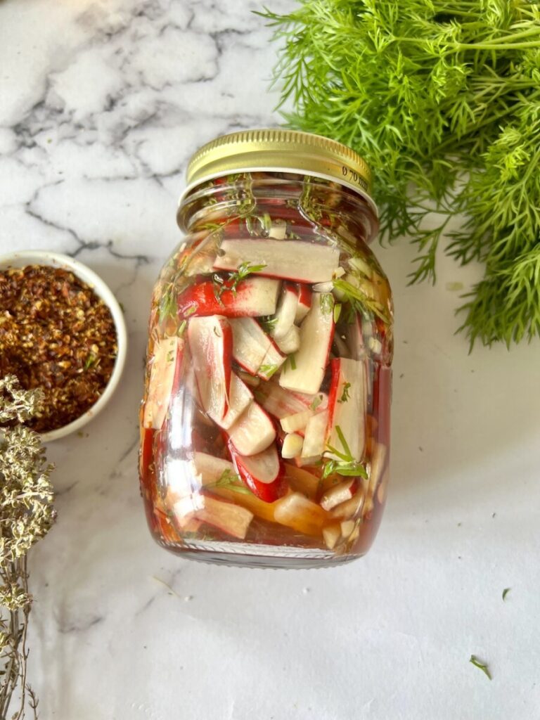 Quick Pickled radishes - easy radish canning recipe - Munchyesta