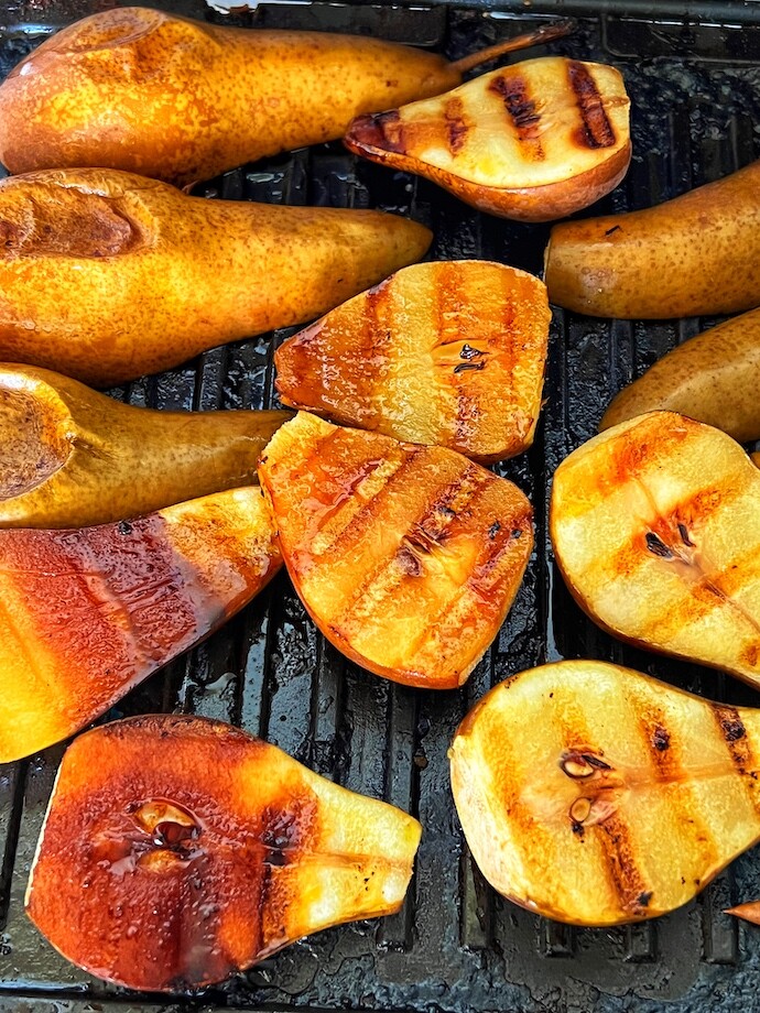 Easy Grilled Pear Recipe - Delicious vegan pears - Munchyesta