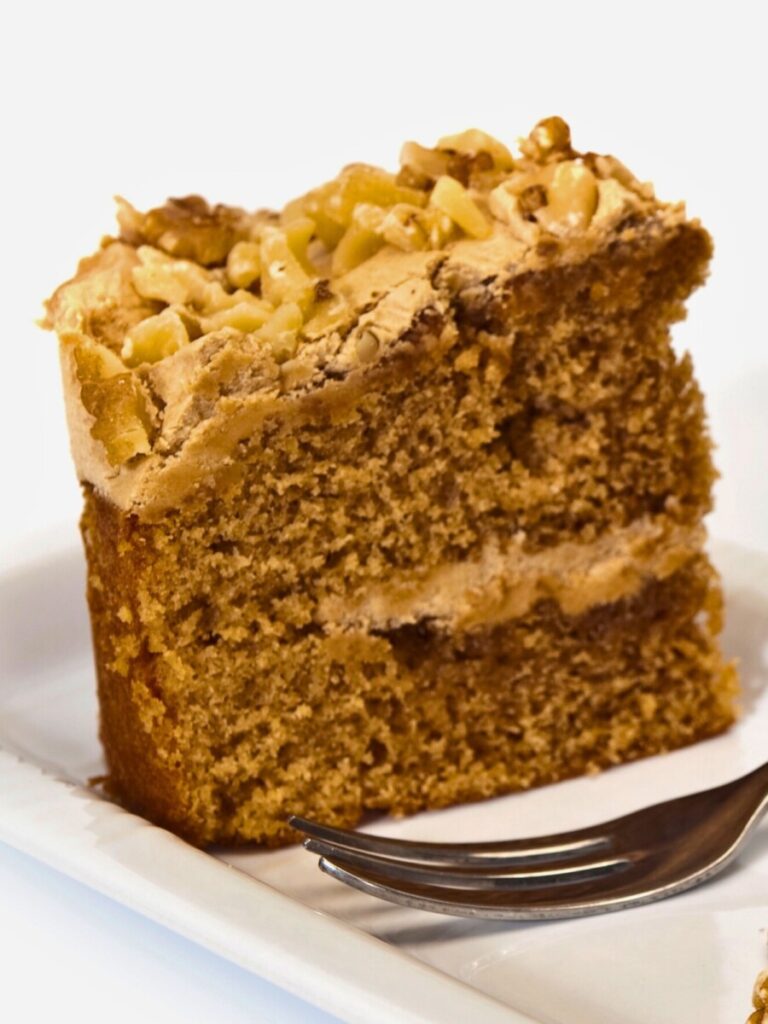 Easy Cappuccino Cake recipe (with gluten free option) - Munchyesta
