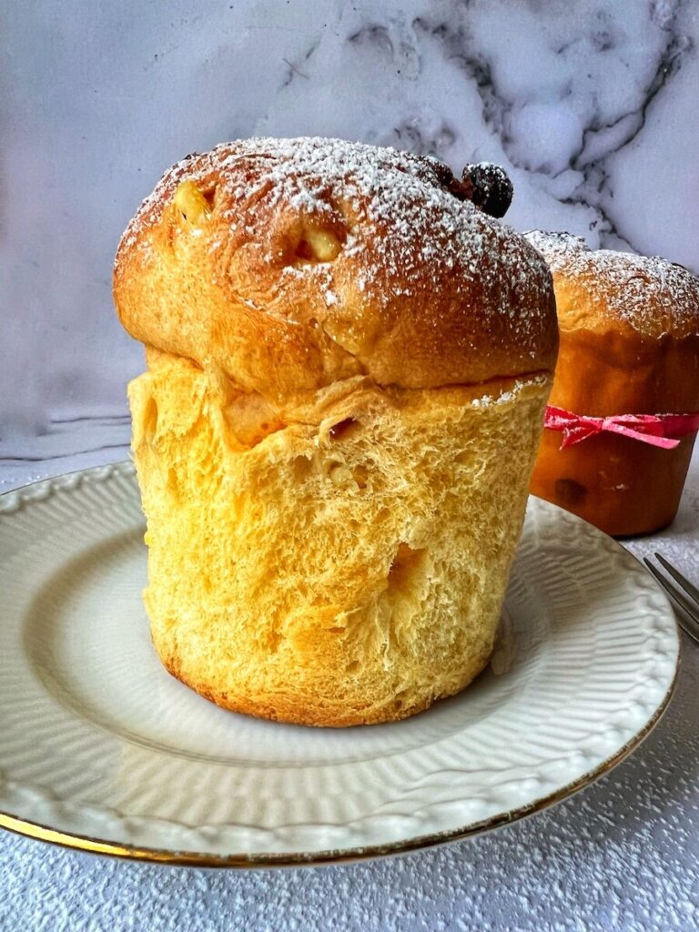 Easy Italian Christmas Cake: fluffy panettone recipe - Munchyesta