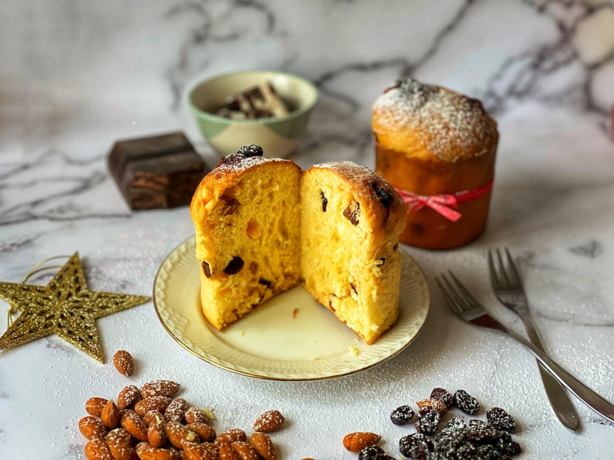 Easy Italian Christmas Cake: fluffy panettone recipe - Munchyesta