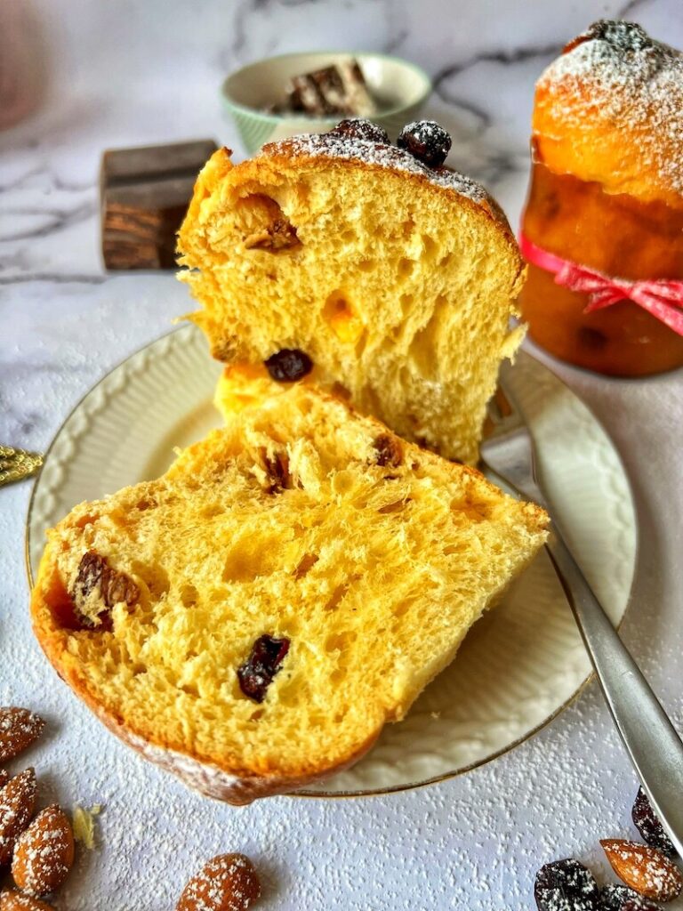 Easy Italian Christmas Cake: fluffy panettone recipe - Munchyesta