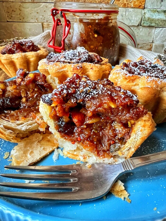 Best Easy Vegan Mince pie recipe (homemade mincemeat) - Munchyesta