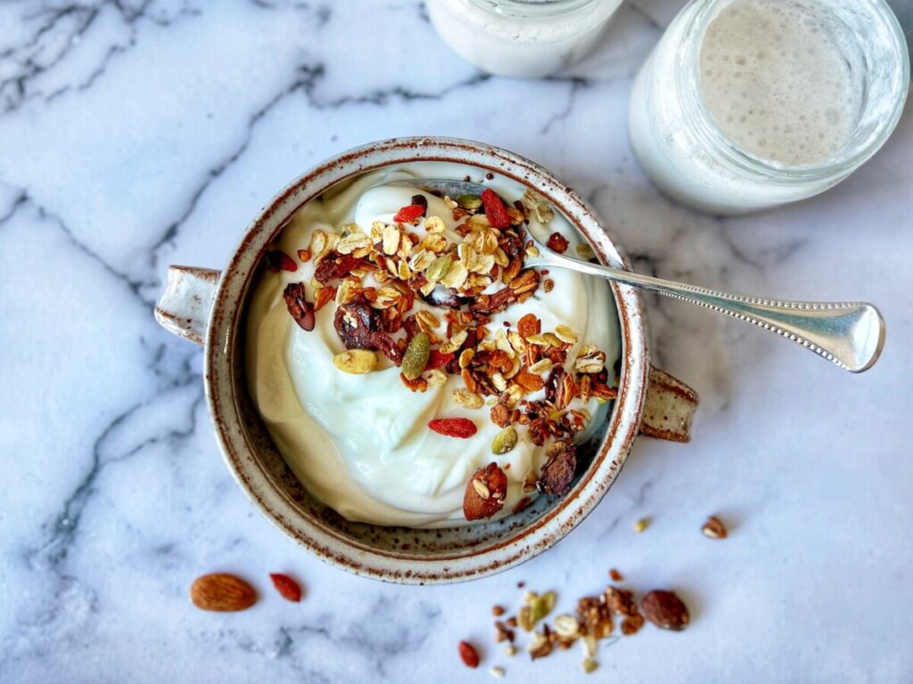 French style yogurt: how to make it and what it is - Munchyesta