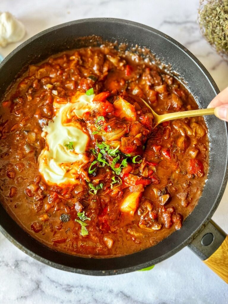 Easy slumgullion Irish stew: best American goulash - Munchyesta