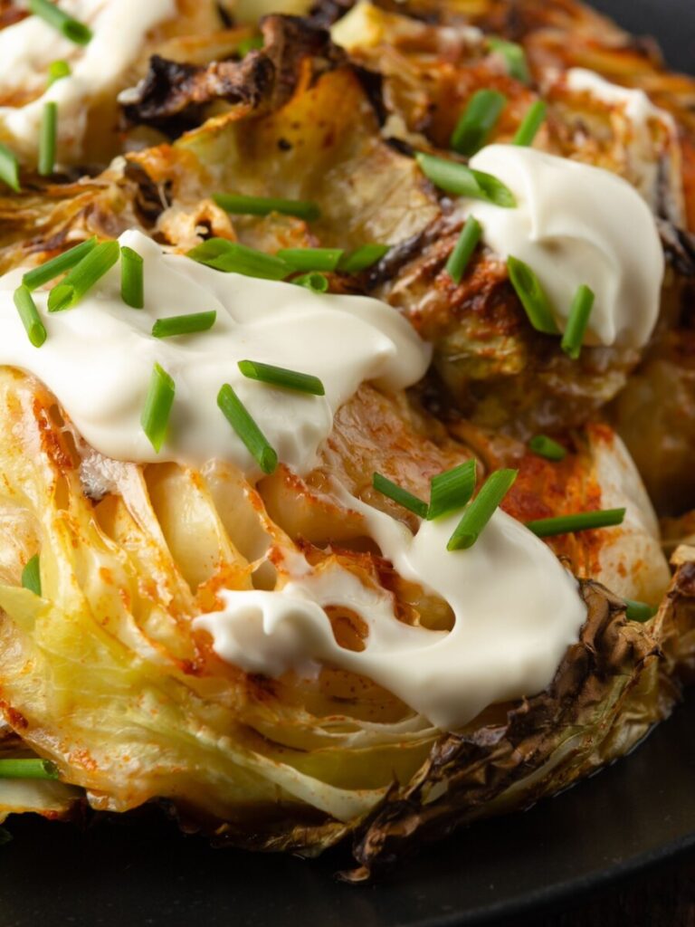 Easy cabbage steaks: baked, sauteed or grilled recipe - Munchyesta