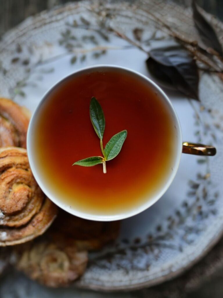 Easy Bay Leaf and Cinnamon Tea recipe (how to make) - Munchyesta