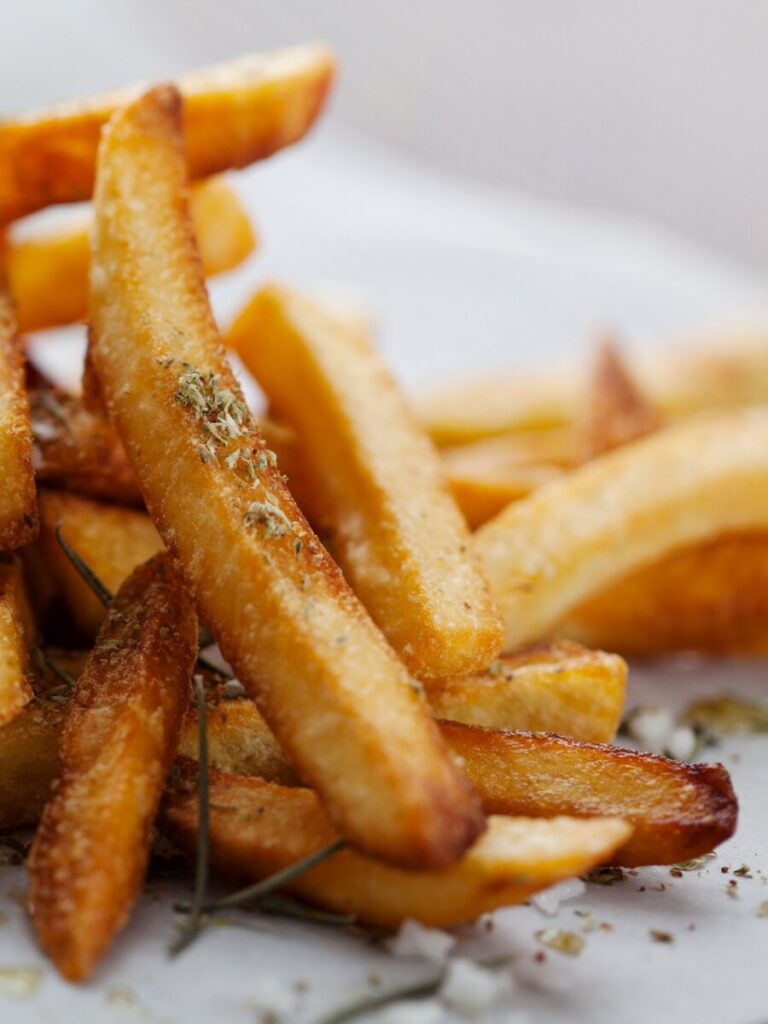 Best Homemade Steak Fries: deep fried or baked recipe - Munchyesta