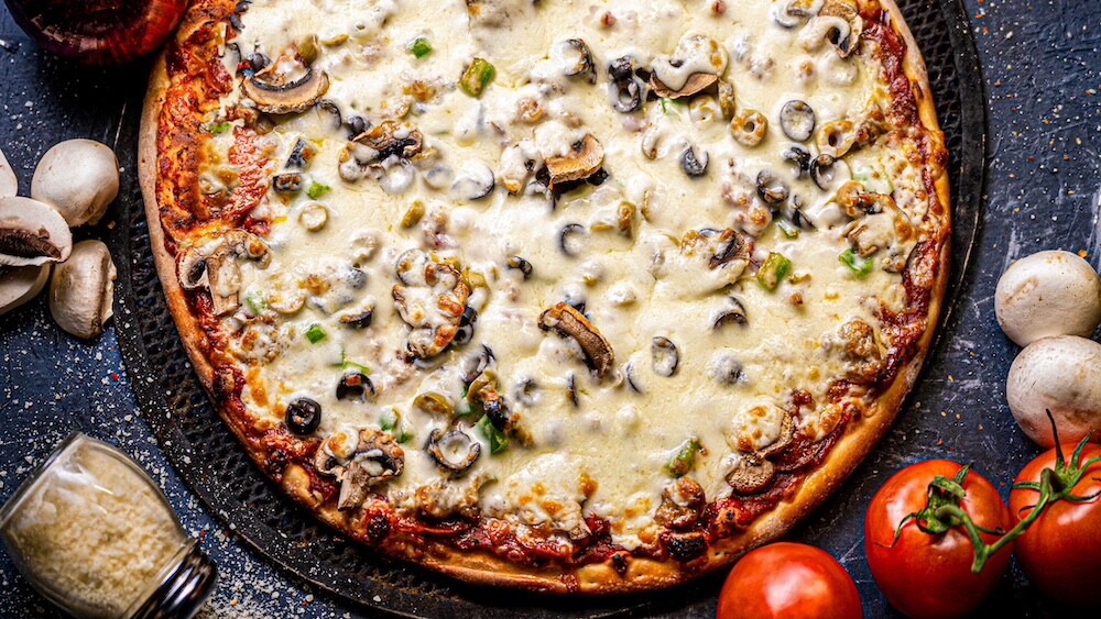 Best Plant Based pizza (vegan cheese pizza recipe) - Munchyesta