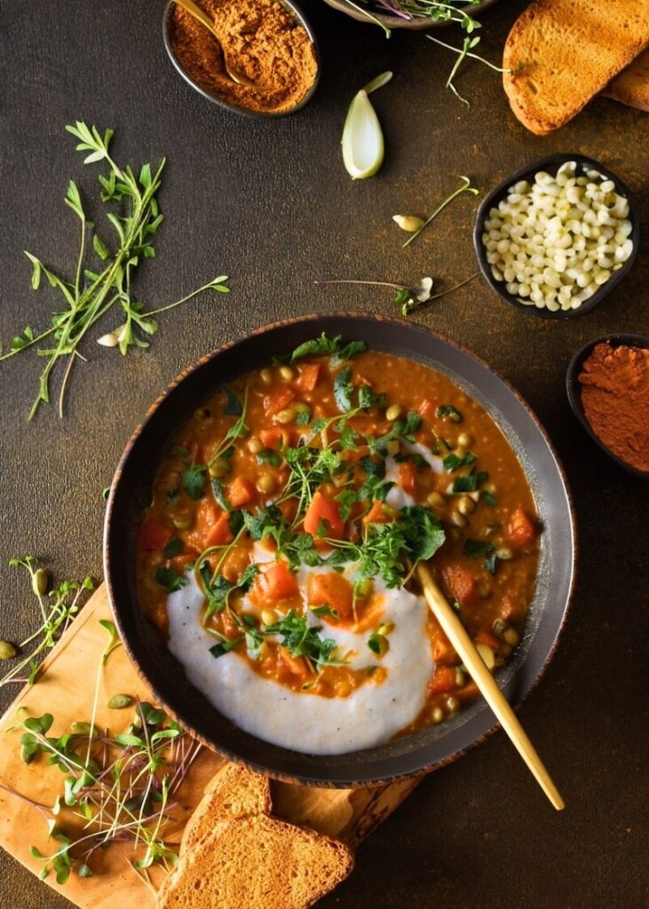 Easy Arabic lentil soup: Lebanese Shorbet Adas Recipe - Munchyesta