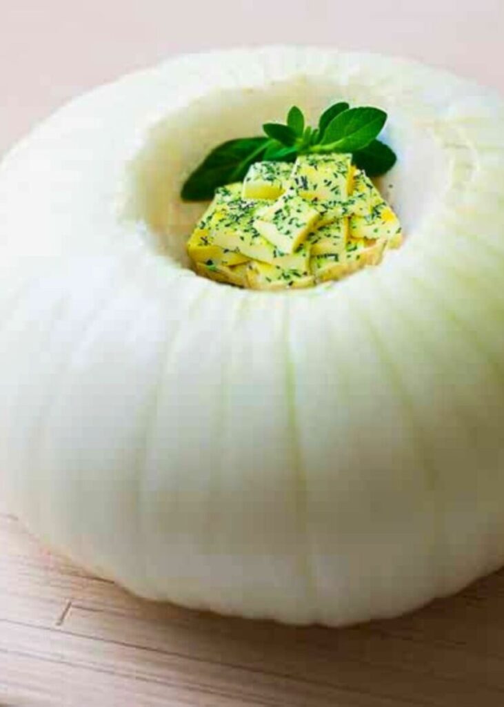 Baked whole onions: roasted onion in foil recipe - Munchyesta