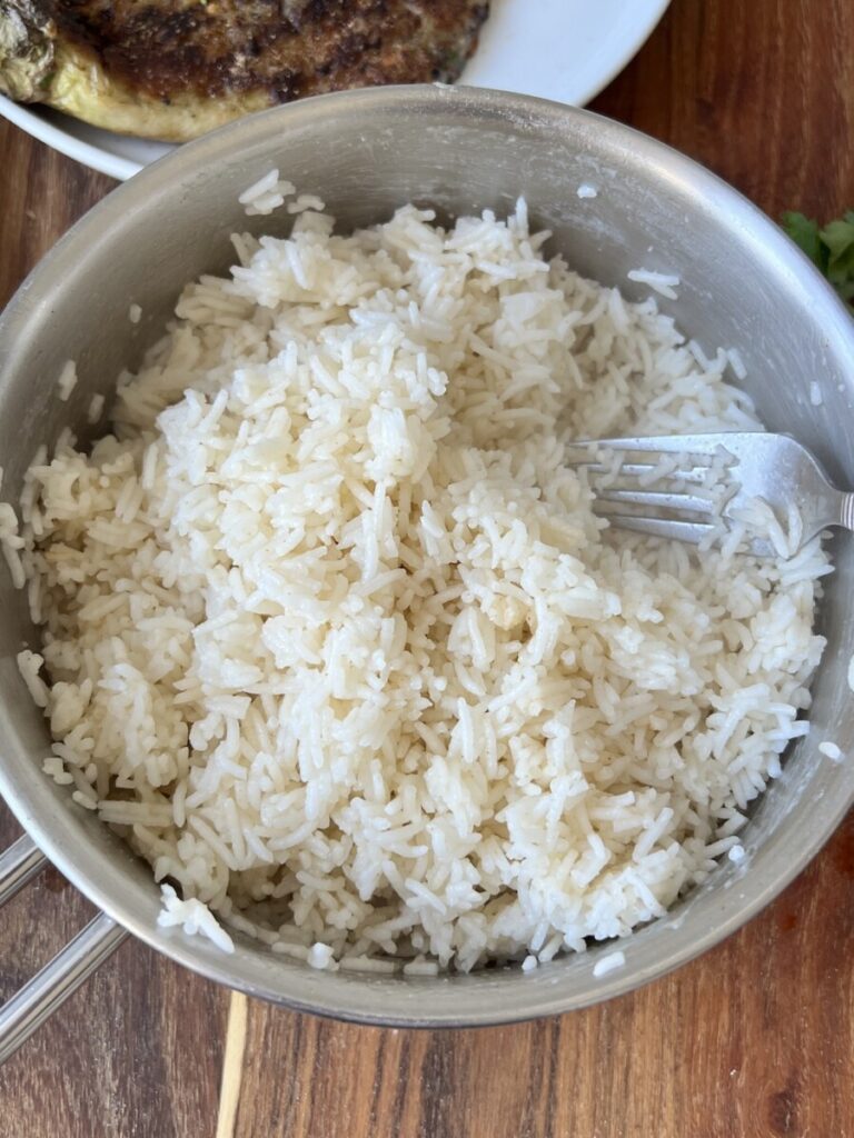 How to cook Steamed Basmati rice recipe + rice cooker - Munchyesta